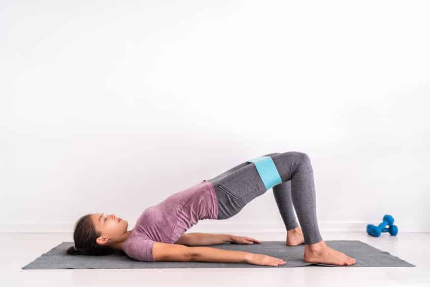 5 exercices élastique fitness à faire chez vous - Fitness Magazine